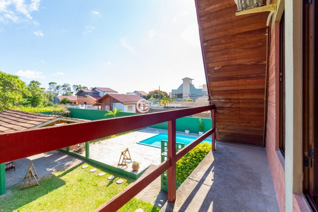 Casa Chalé Rústica Arborizada Com piscina e churrasqueira | Tripmood